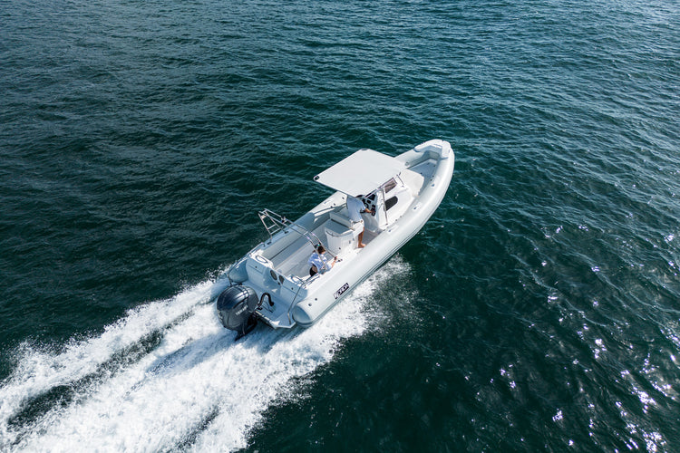 Florida 830 Boat | Exceptional Speed, Comfort, and Stability | Sydney ...